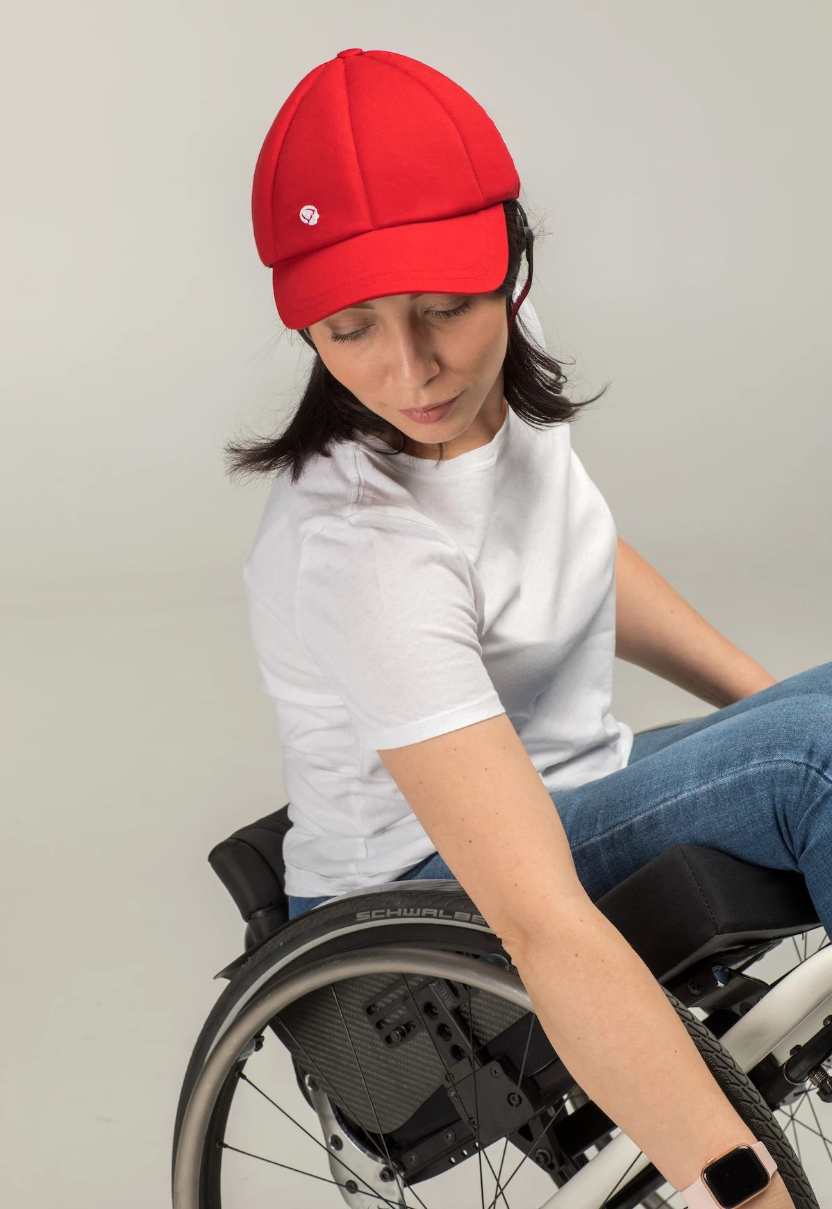 Associated Medical Supplies. Ribcap鴨舌帽設計軟頭盔