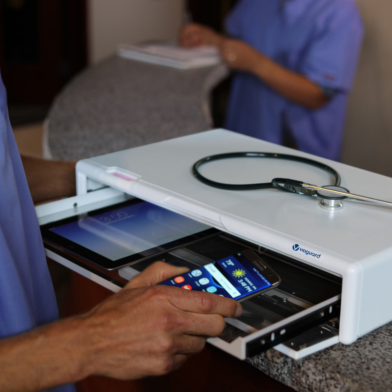 Associated Medical Supplies. Cubby Plus 60秒UV-C紫外光消毒儀器